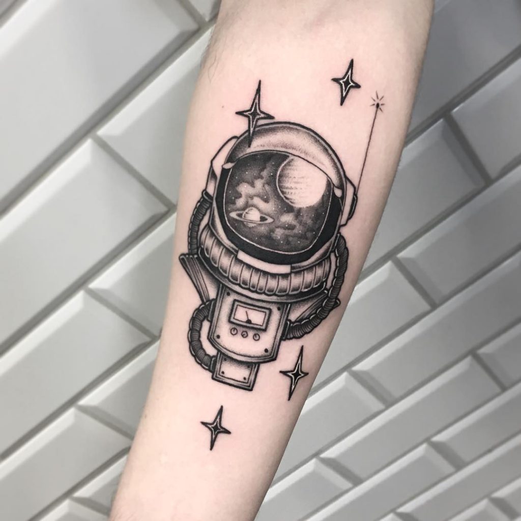 Tiny skull by @hanaroshinko - Tattoogrid.net
