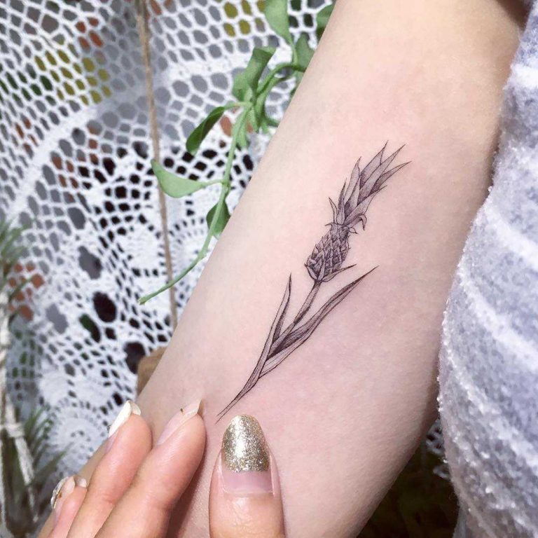 Simple traditional flower bundle tattoo - Tattoogrid.net