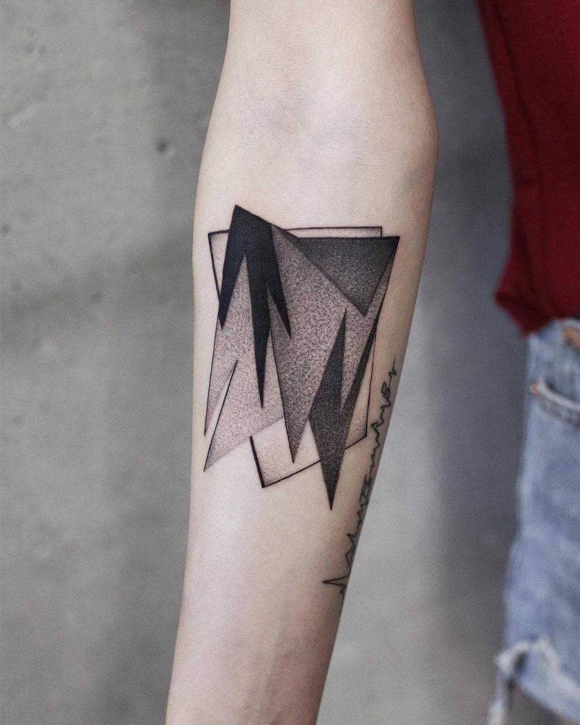 Abstract Tattoos: Our Collection of These Artworks Will Make You Want ...