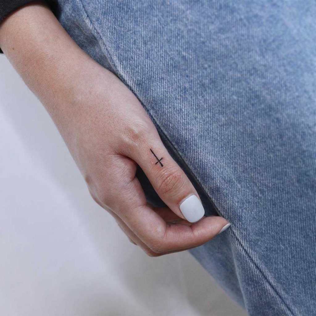 Simple finger tattoos - Tattoogrid.net